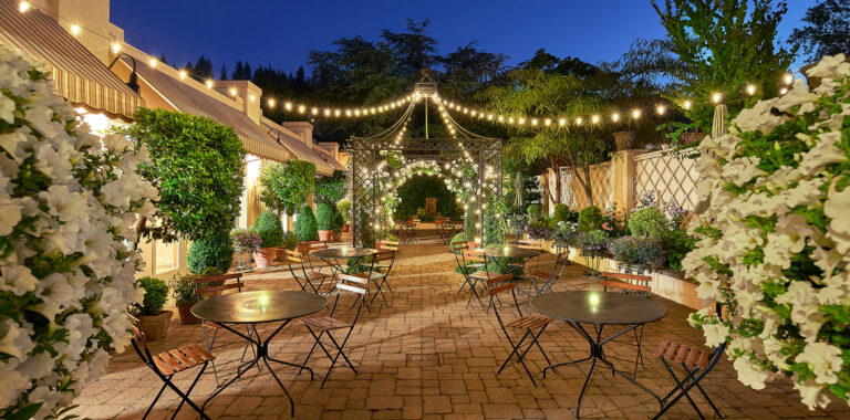 Ashland Springs Hotel - Historical Hotel in Downtown Ashland Oregon