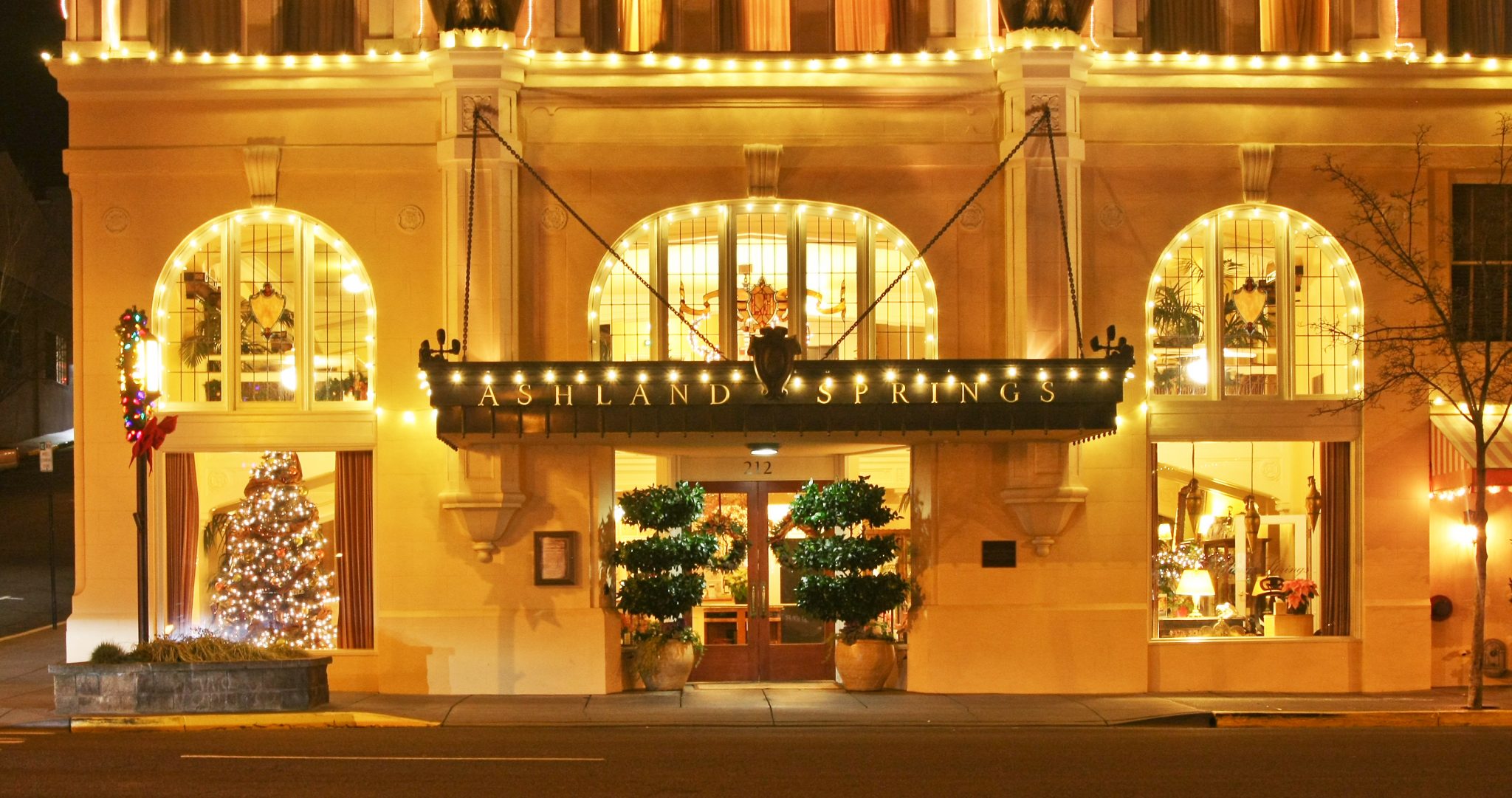 Ashland Springs Hotel - Historical Hotel in Downtown Ashland Oregon